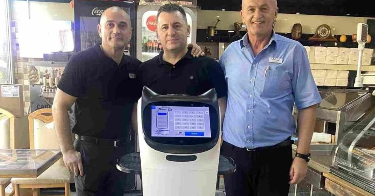 U poznatom restoranu će kao konobar raditi - robot - www.vecernji.ba