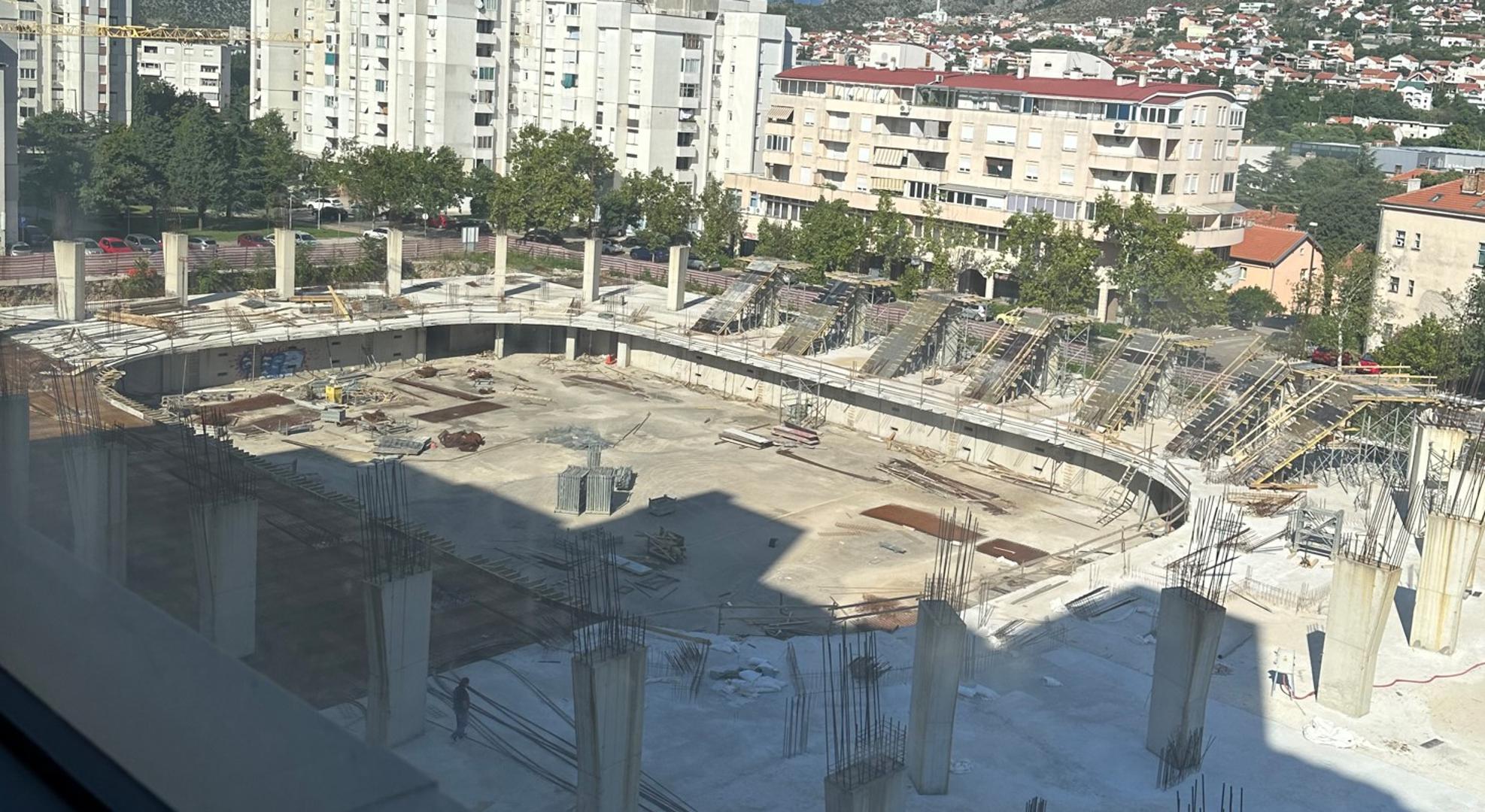 Naziru se obrisi sportske dvorane u Mostaru - www.vecernji.ba Naziru se obrisi sportske dvorane u Mostaru - www.vecernji.ba