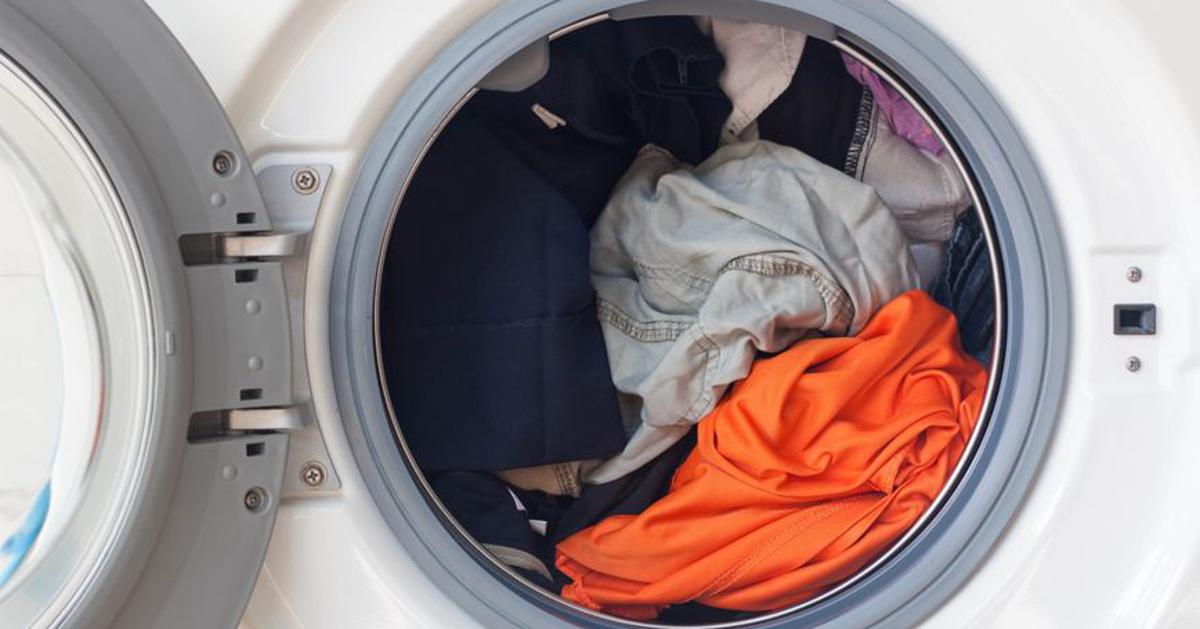 "Prljava odjeća stoji mi u perilici rublja do pranja." Što mislite o ...