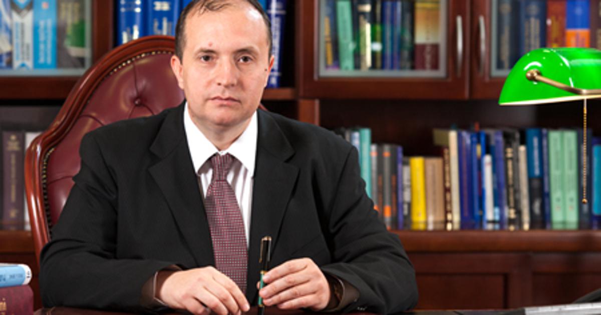 Mostarski odvjetnik dr. sc. Davor Martinović novi član VSTV-a - www ...