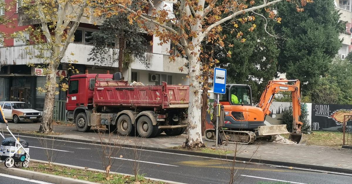 FOTO Uklanja se nekadašnji poznati fast food Picolo u Mostaru - www ...