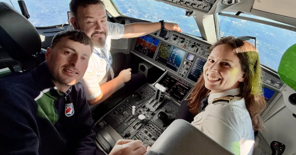 Duvnjak u kokpitu aviona najavio slijetanje: "Dame i gospodo, stigli ...