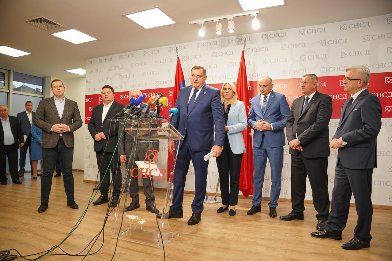 Konstituira se zakonodavna vlast, danas NS RS-a, početkom prosinca ...