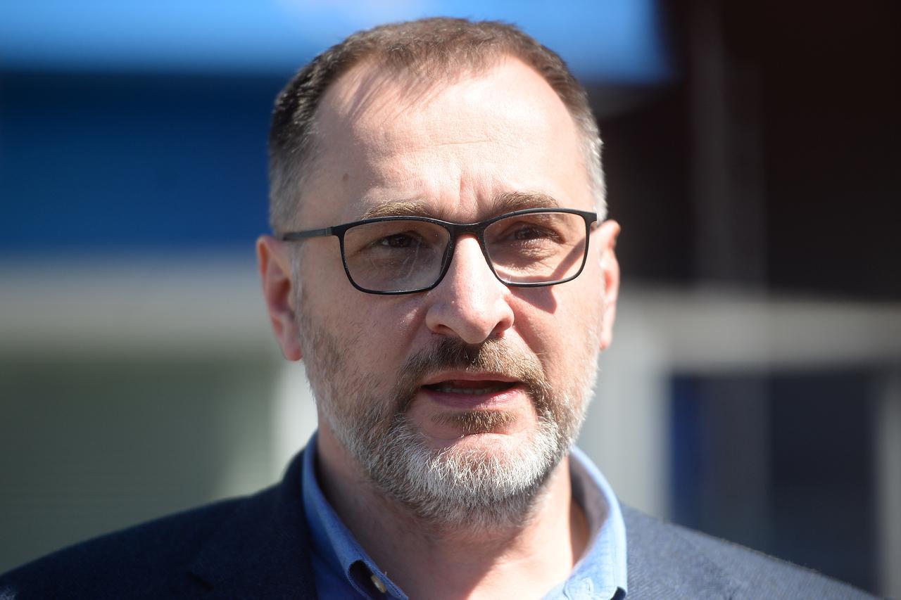 Antolić definitivno odlazi iz Dinama, prihvaćena njegova ostavka! Šimić ...