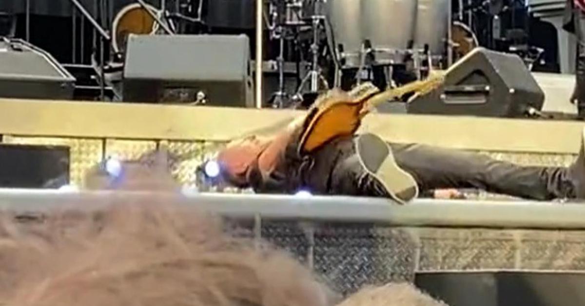 Bruce Springsteen se srušio na pozornici usred nastupa, u pomoć mu ...
