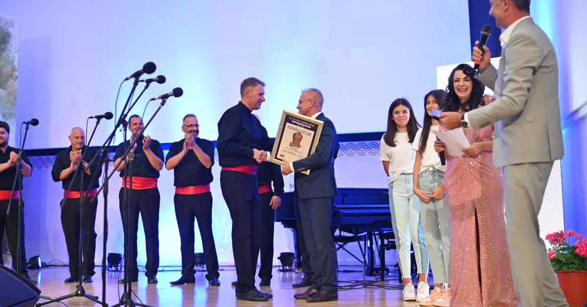 Festivala klapske pisme Posušje 2023.: Posuški stećak klapi Kumpanji, a ...