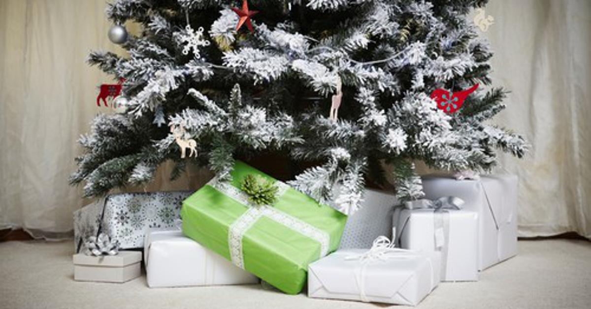 Kako odlučiti između prave i umjetne jelke? - www.vecernji.ba