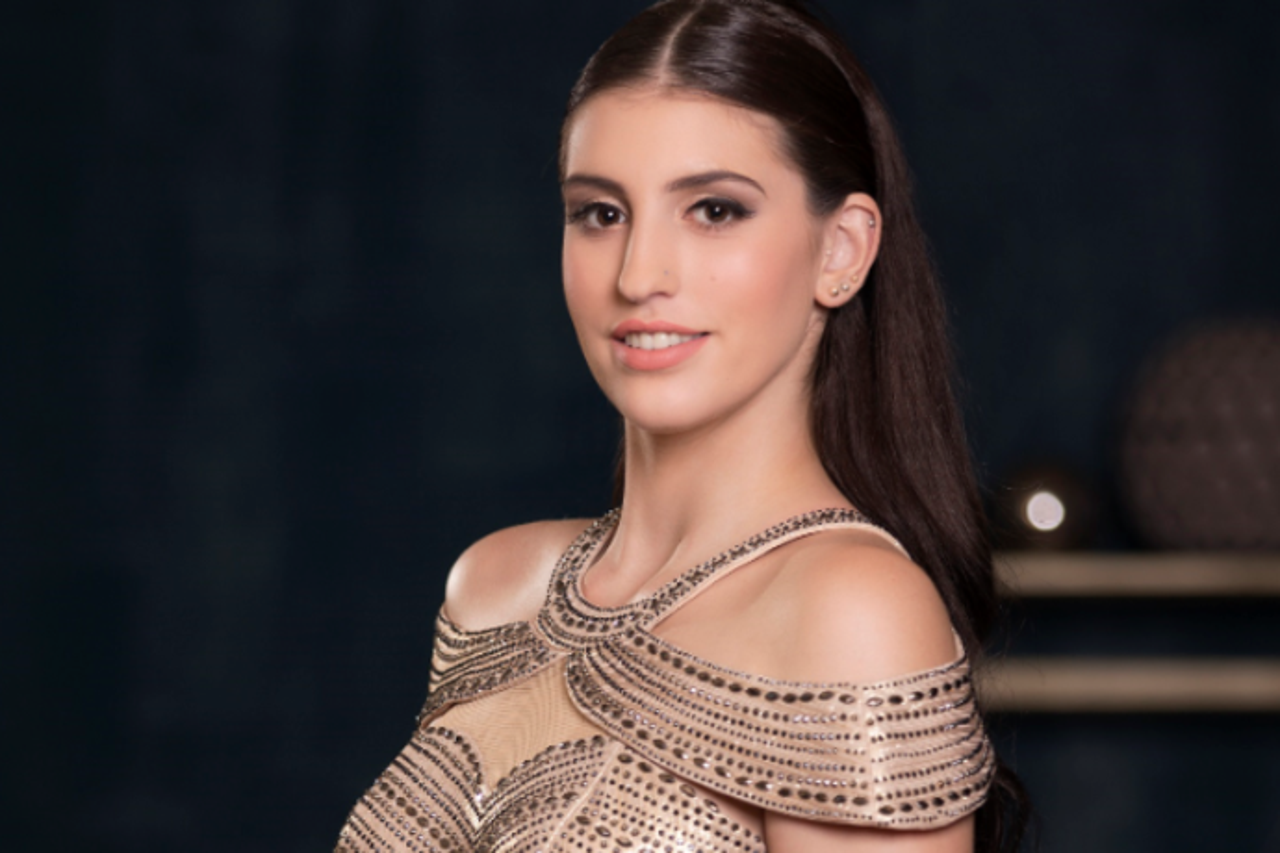 Sjećate li je se? Julie je sudjelovala u 'Gospodinu Savršenom', a sada ...