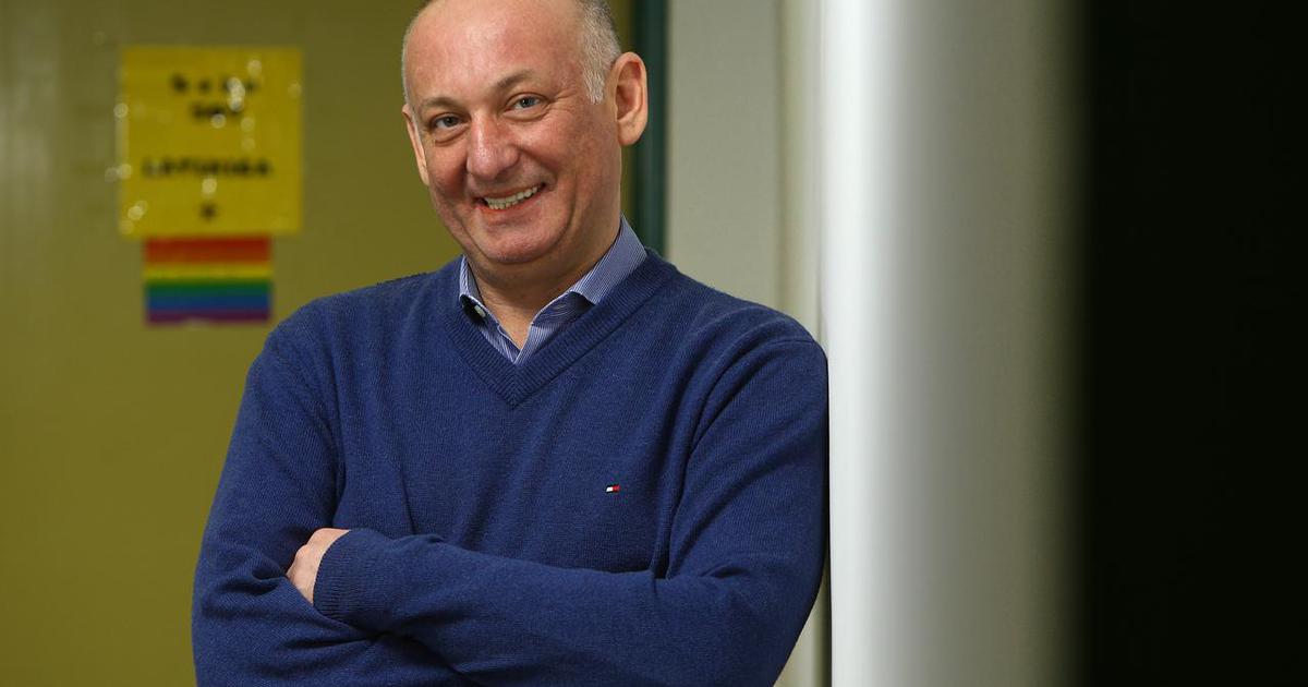 HRT-ov voditelj Denis Latin nakon izbivanja vratio se na Facebook i ...