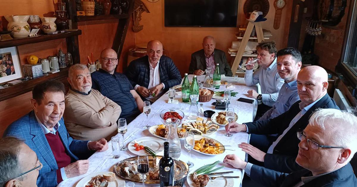 Tri bivša predsjednika na gulašu kod susjeda Marka: Mesić pobjegao, pa ...