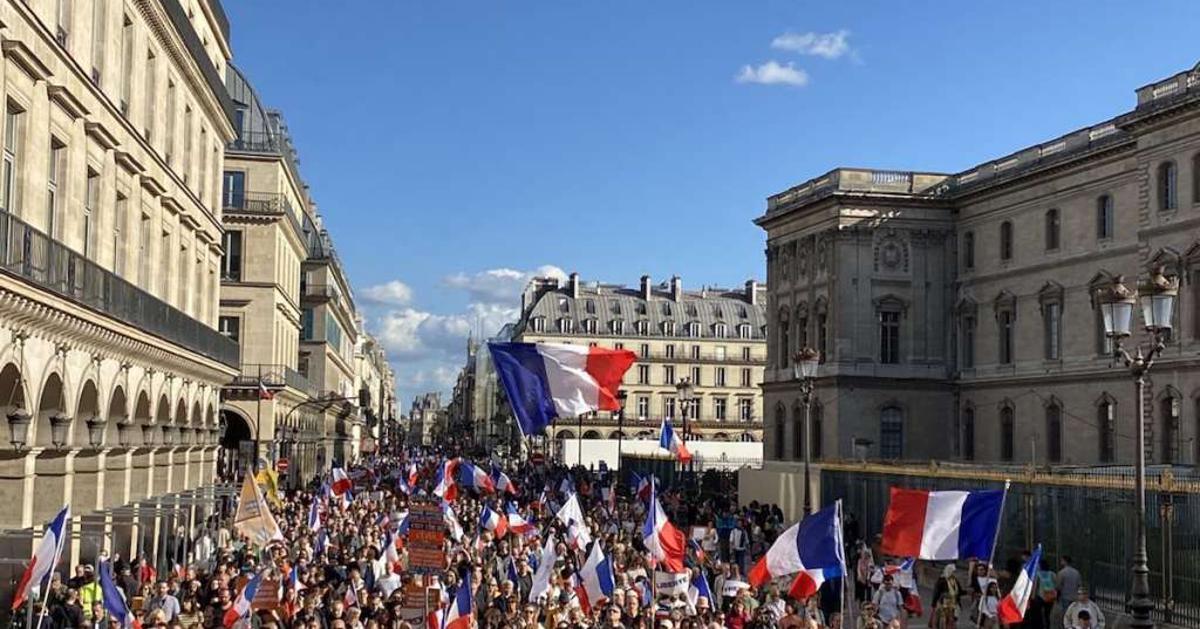 Tisuće ljudi izašlo na ulice Pariza zbog skoka cijena - www.vecernji.ba
