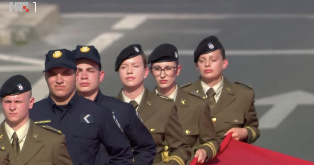 Djevojka iz Rame nosila hrvatsku zastavu na vojnom mimohodu u Zagrebu - www.vecernji.ba